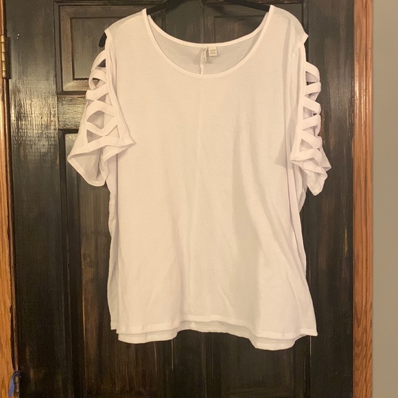 Cato | Tops | Cato White Short Sleeve Top Cutouts On Side Of Sleevessz ...